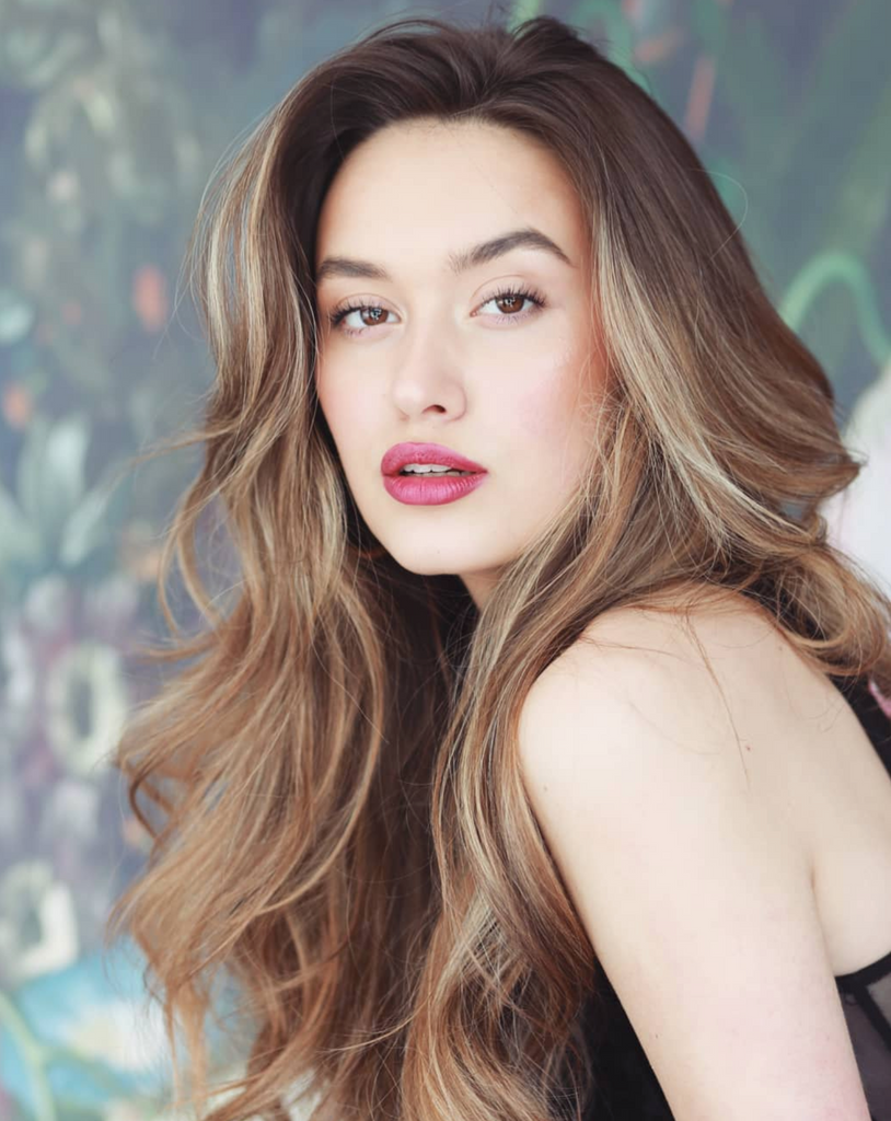 Simple Makeup Look for Dewy Skin and Bold Lips with Model Eden // VIDE ...