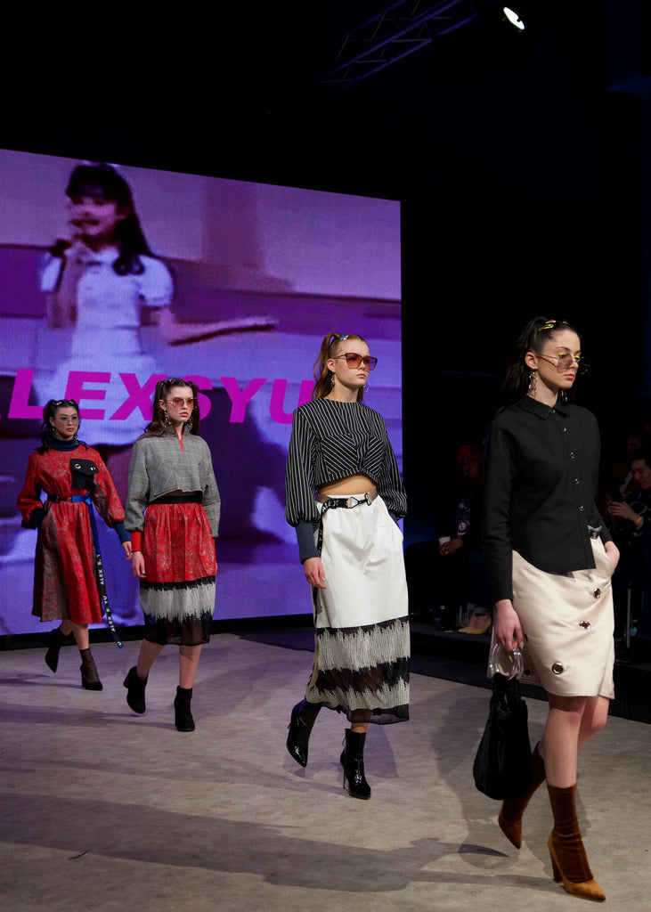 7 must haves in a Models Fashion Week bag. – Creators Mag